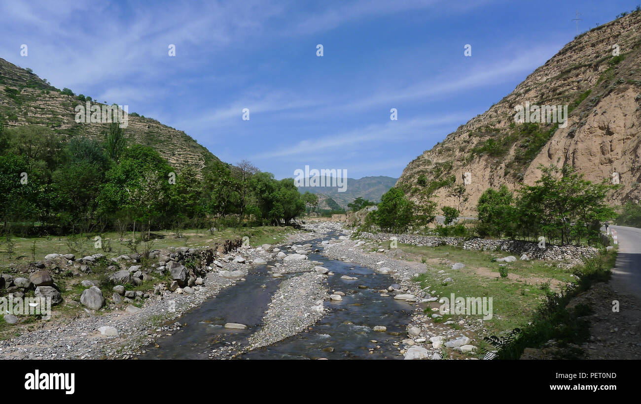 Rural town between mountains hi-res stock photography and images - Alamy