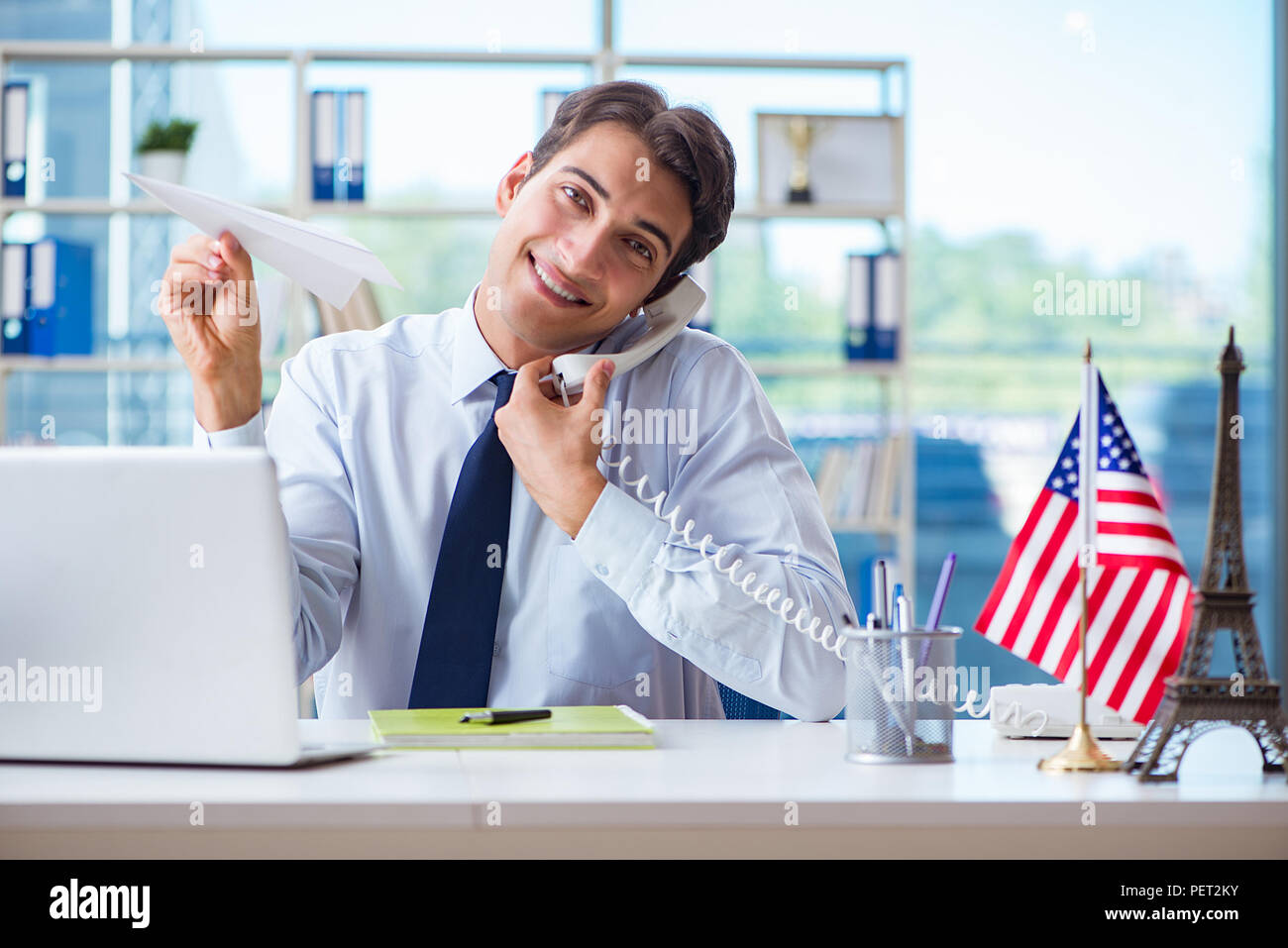 Airline ticket sales hi-res stock photography and images - Alamy