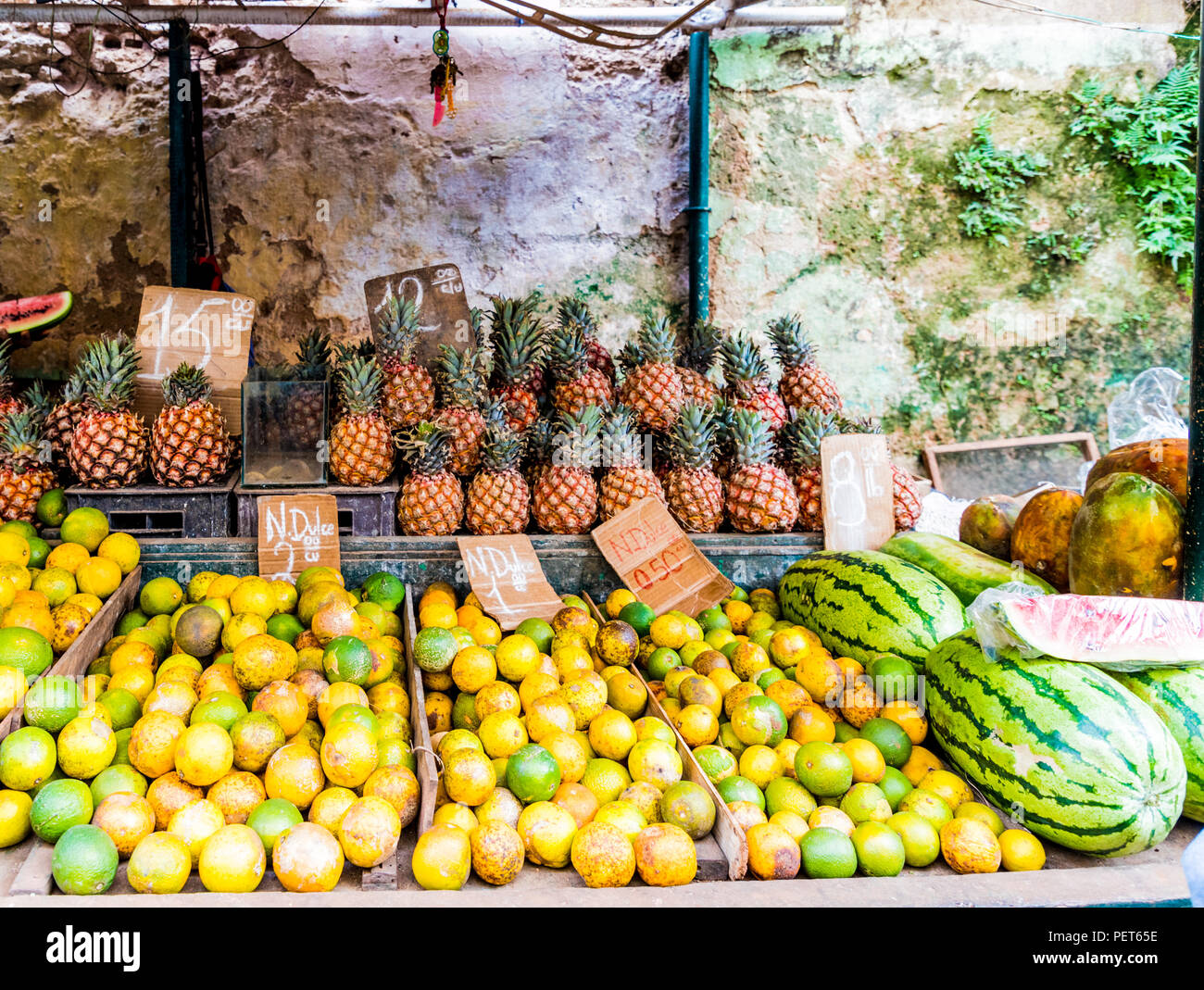Havana architecture hi-res stock photography and images - Alamy