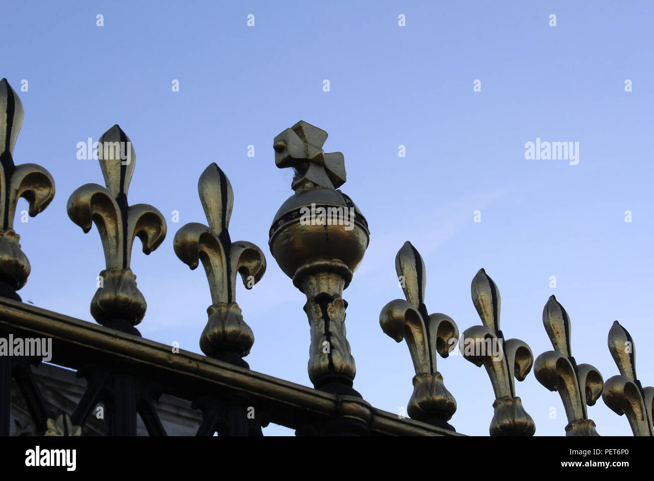 Tacky memorials hi-res stock photography and images - Alamy