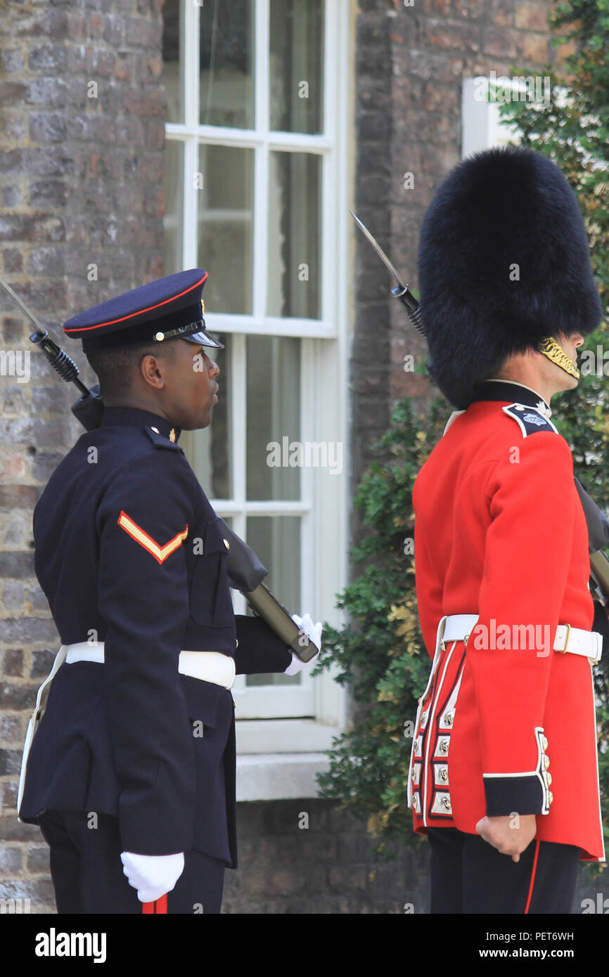 England London Tower London Guardsman High Resolution Stock Photography ...