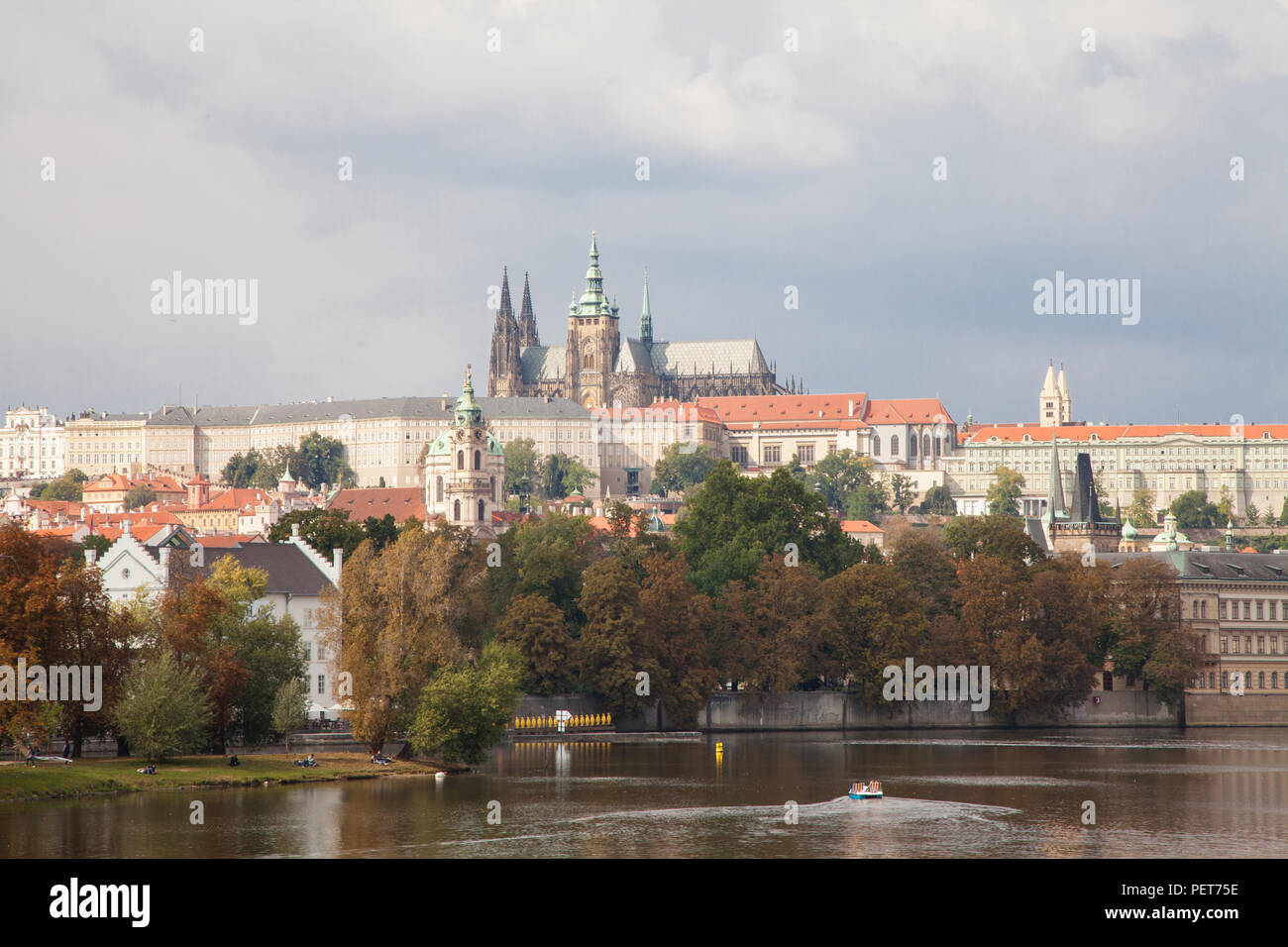 Prague castle tourism danube river hi-res stock photography and images ...