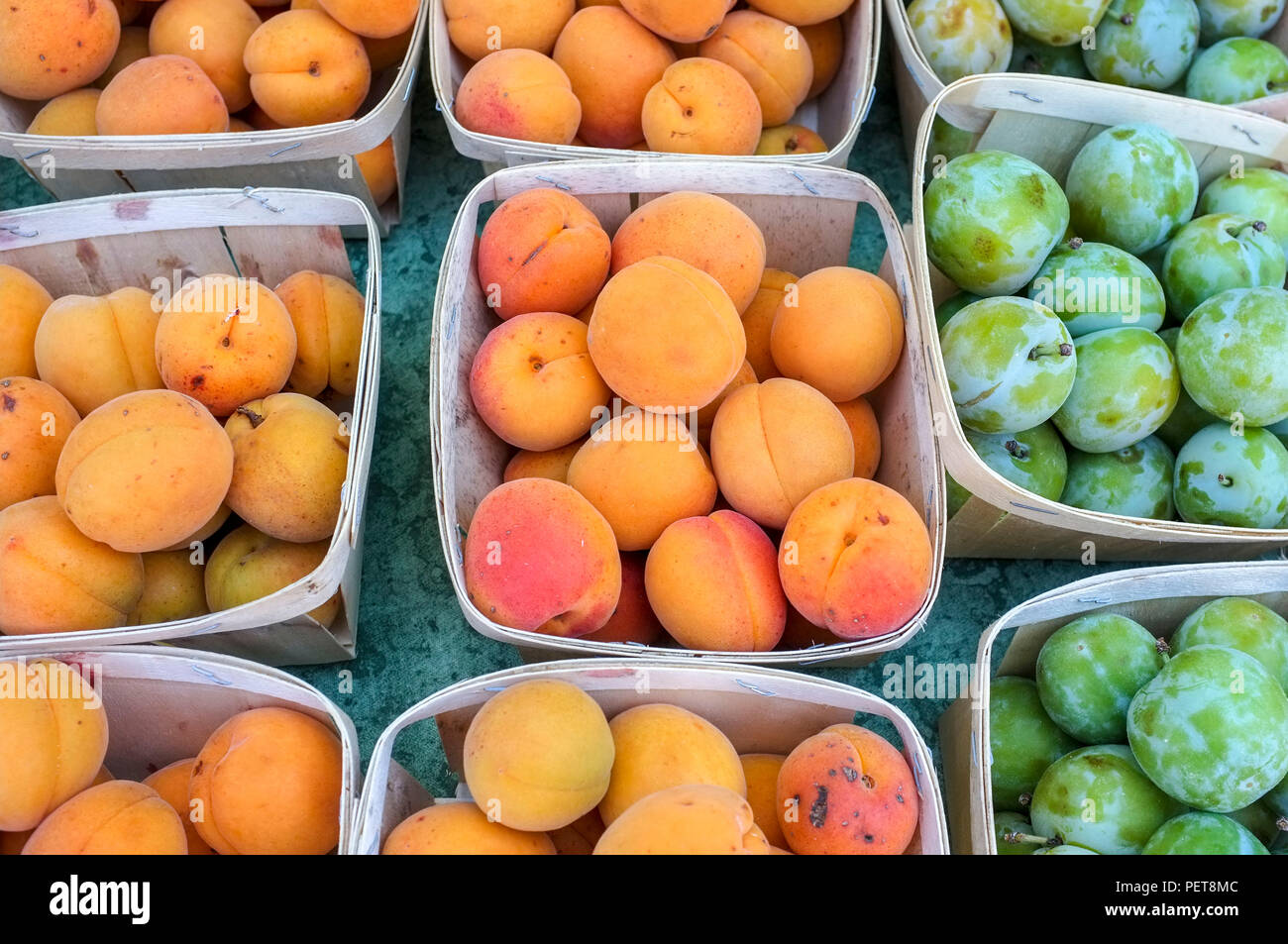 Prunes france hi-res stock photography and images - Alamy