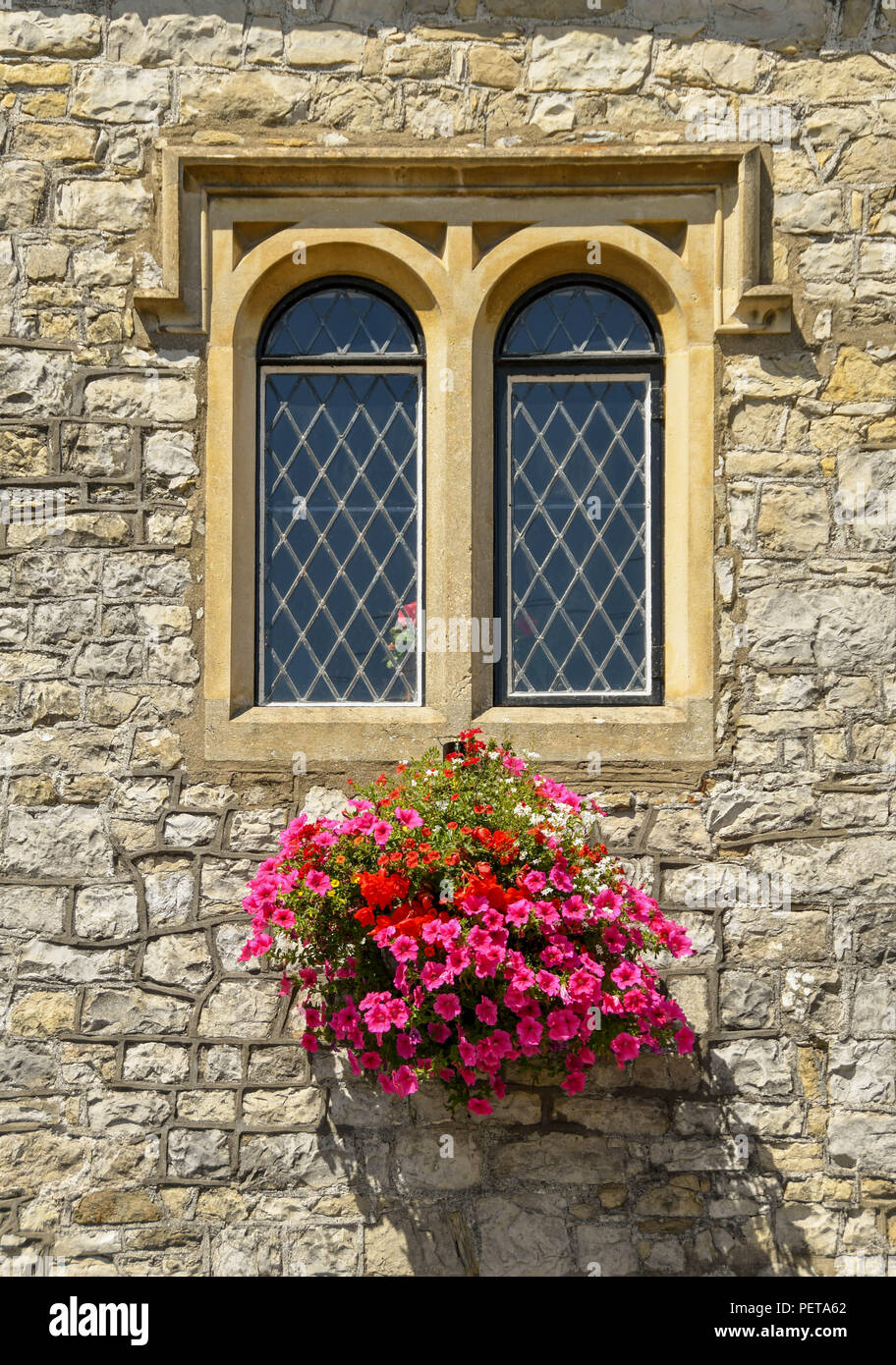 Restored stone well hi-res stock photography and images - Alamy