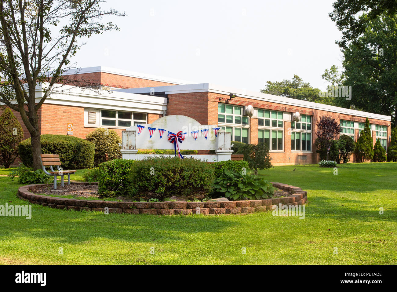 View of typical American school building exterior Stock Photo - Alamy