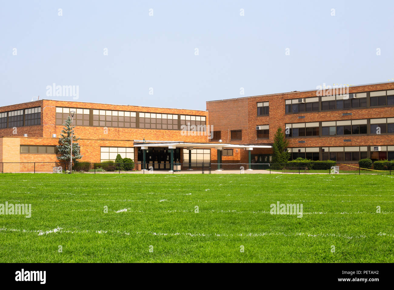 View of typical American school building exterior Stock Photo - Alamy