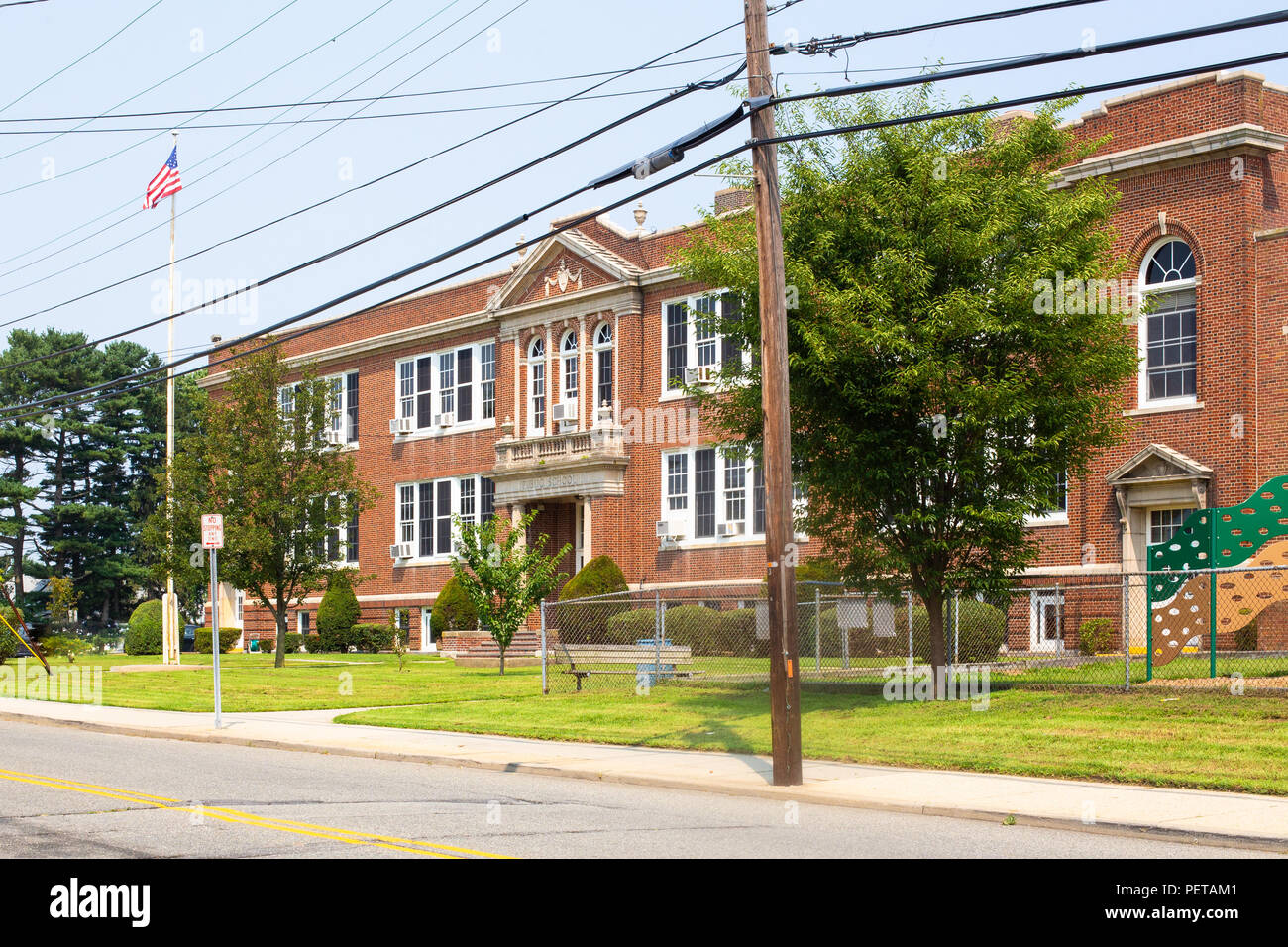 View of typical American school building exterior Stock Photo - Alamy