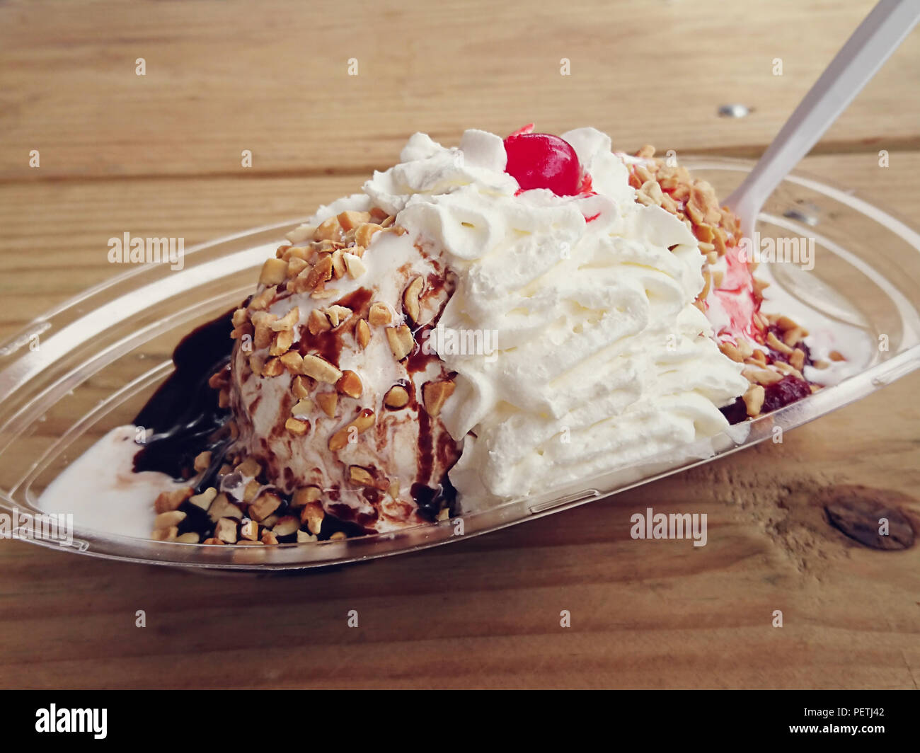 Sundae fudge bowl hi-res stock photography and images - Alamy