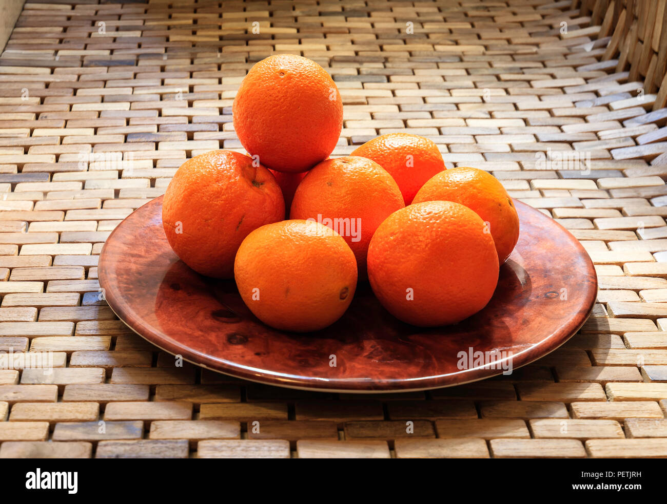 Plate of oranges hi-res stock photography and images - Alamy