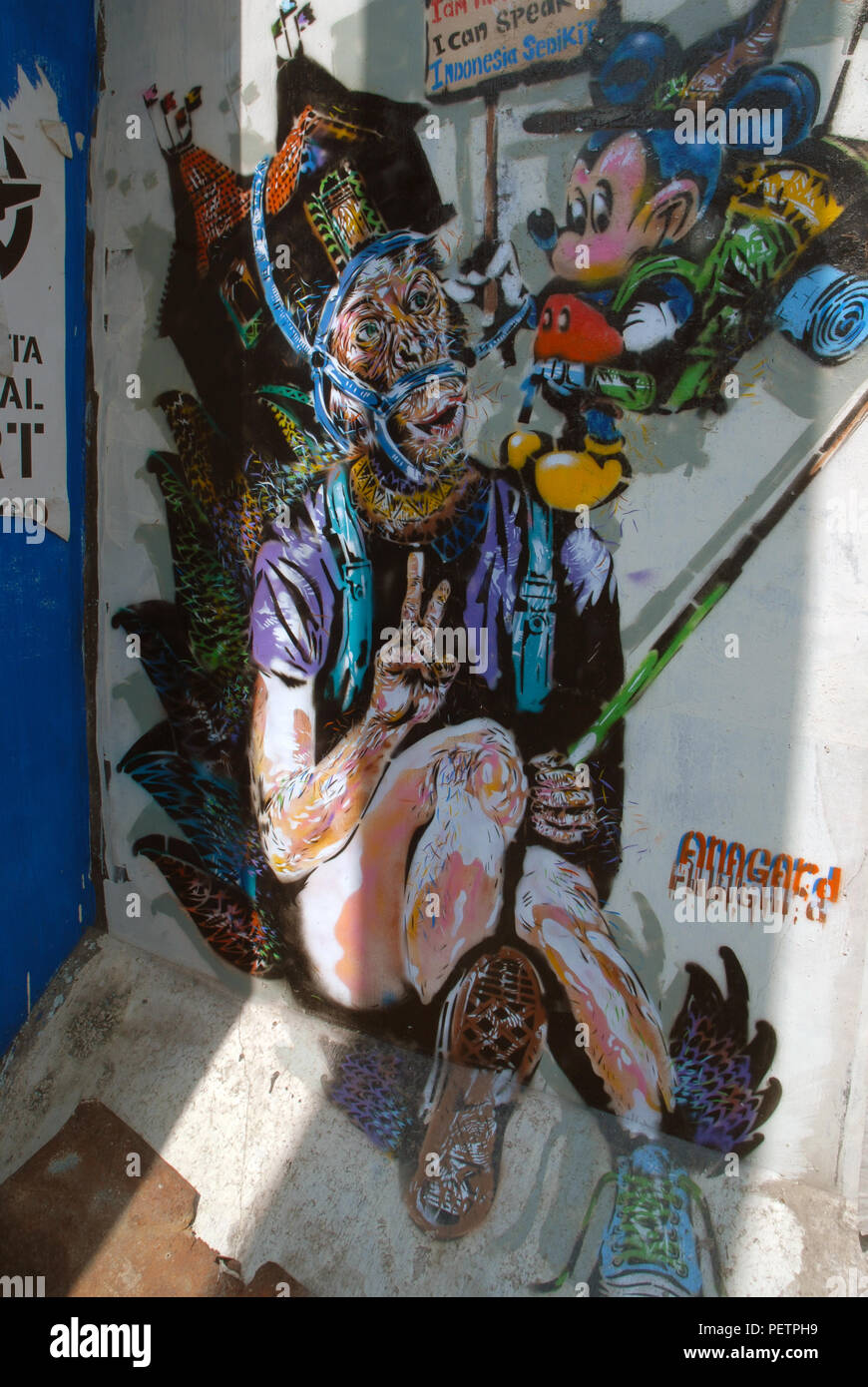 Graffiti chicken graffiti hi-res stock photography and images - Alamy