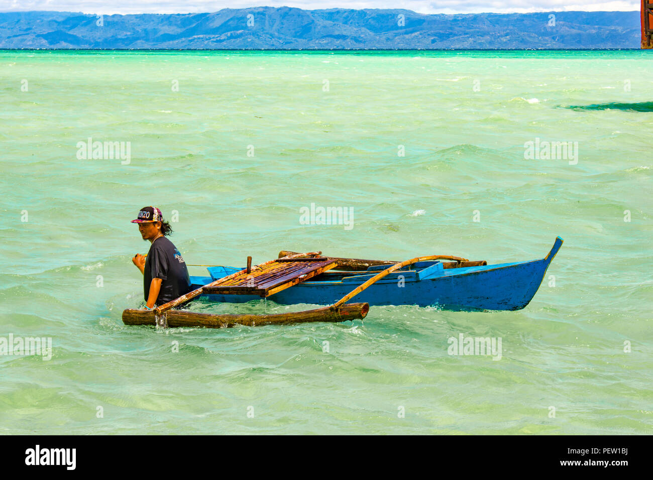Philippines, Negros Island - Feb 05, 2018: Manjuyod White Sandbar Stock ...