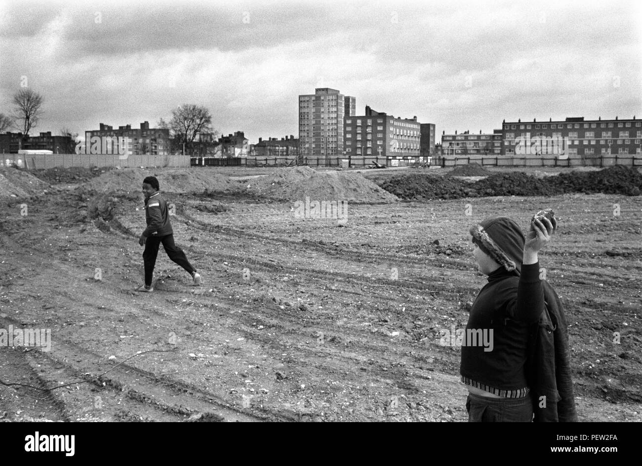 1970s children playing outside hi-res stock photography and images - Alamy