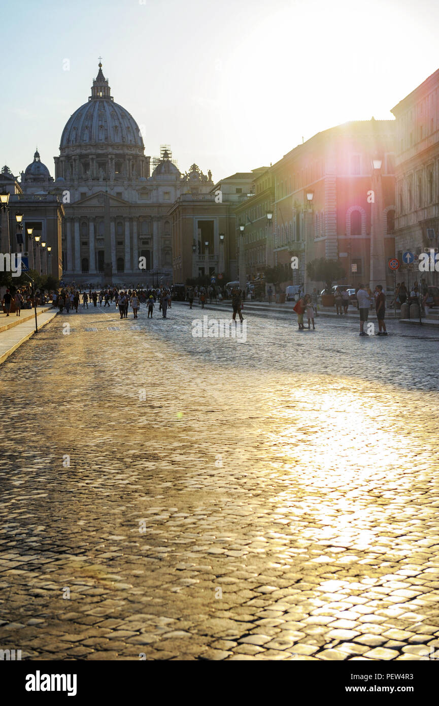 Sunset city street italy hi-res stock photography and images - Alamy