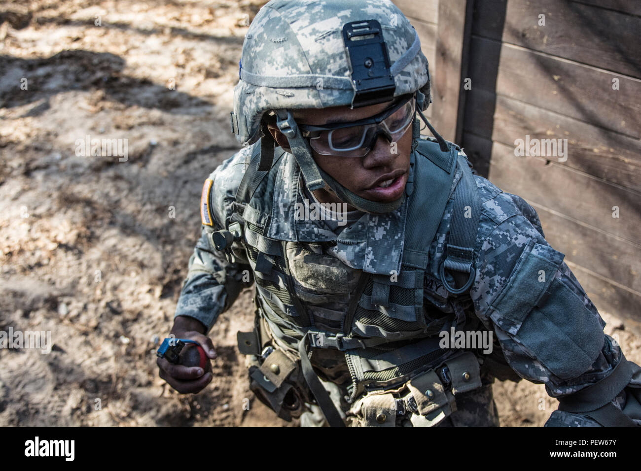 Hand grenade practice drill hi-res stock photography and images - Alamy