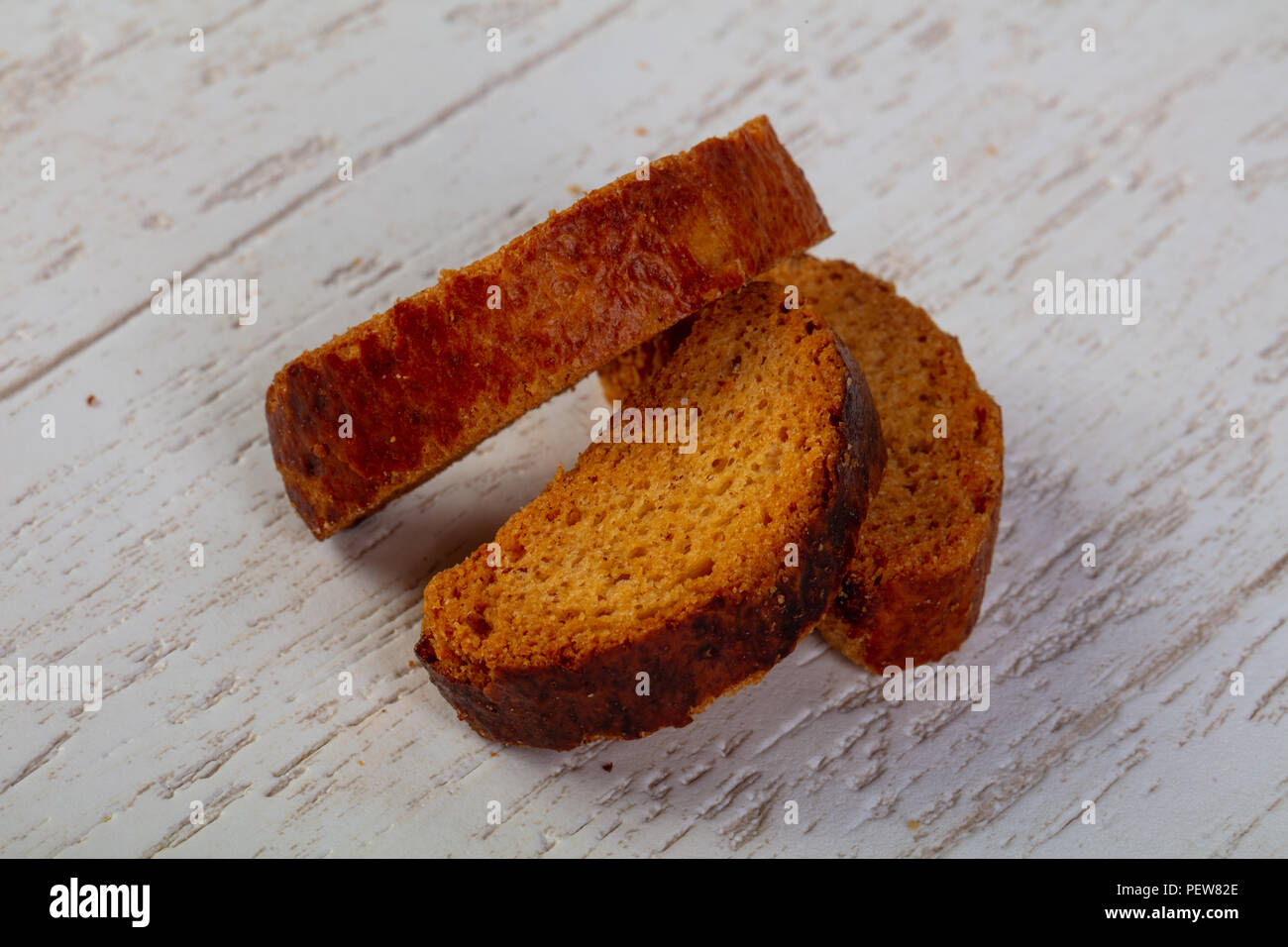 Sweet and fresh slices of gingerbread Stock Photo - Alamy