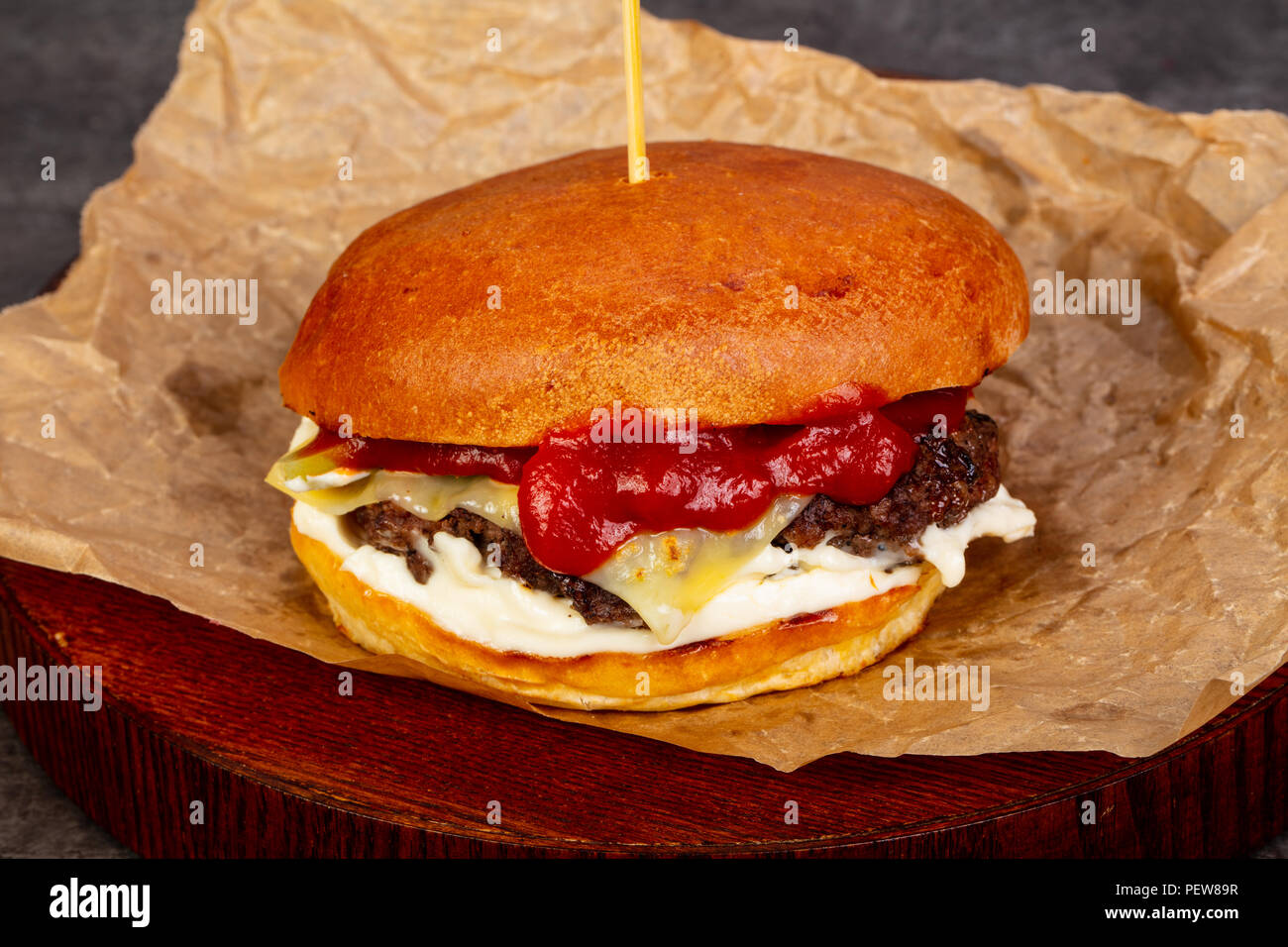 Burger with meat and cheese Stock Photo - Alamy