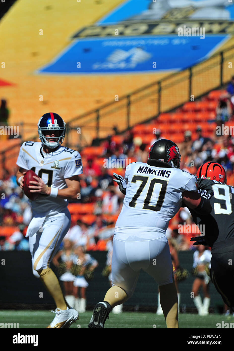 Eli Manning, Team Rice quarterback, scanned the field for an open ...