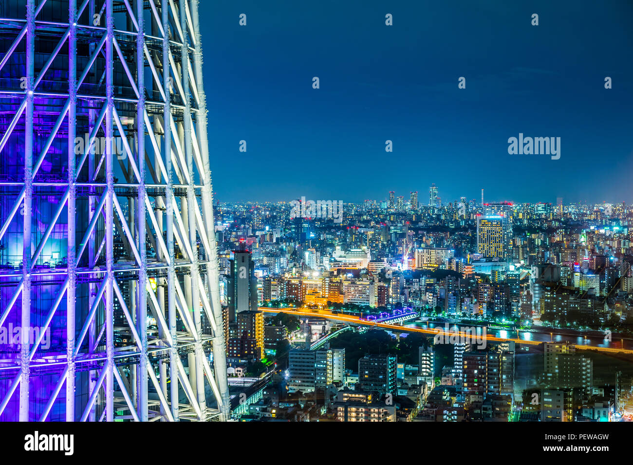 Skyline tokyo neon hi-res stock photography and images - Alamy