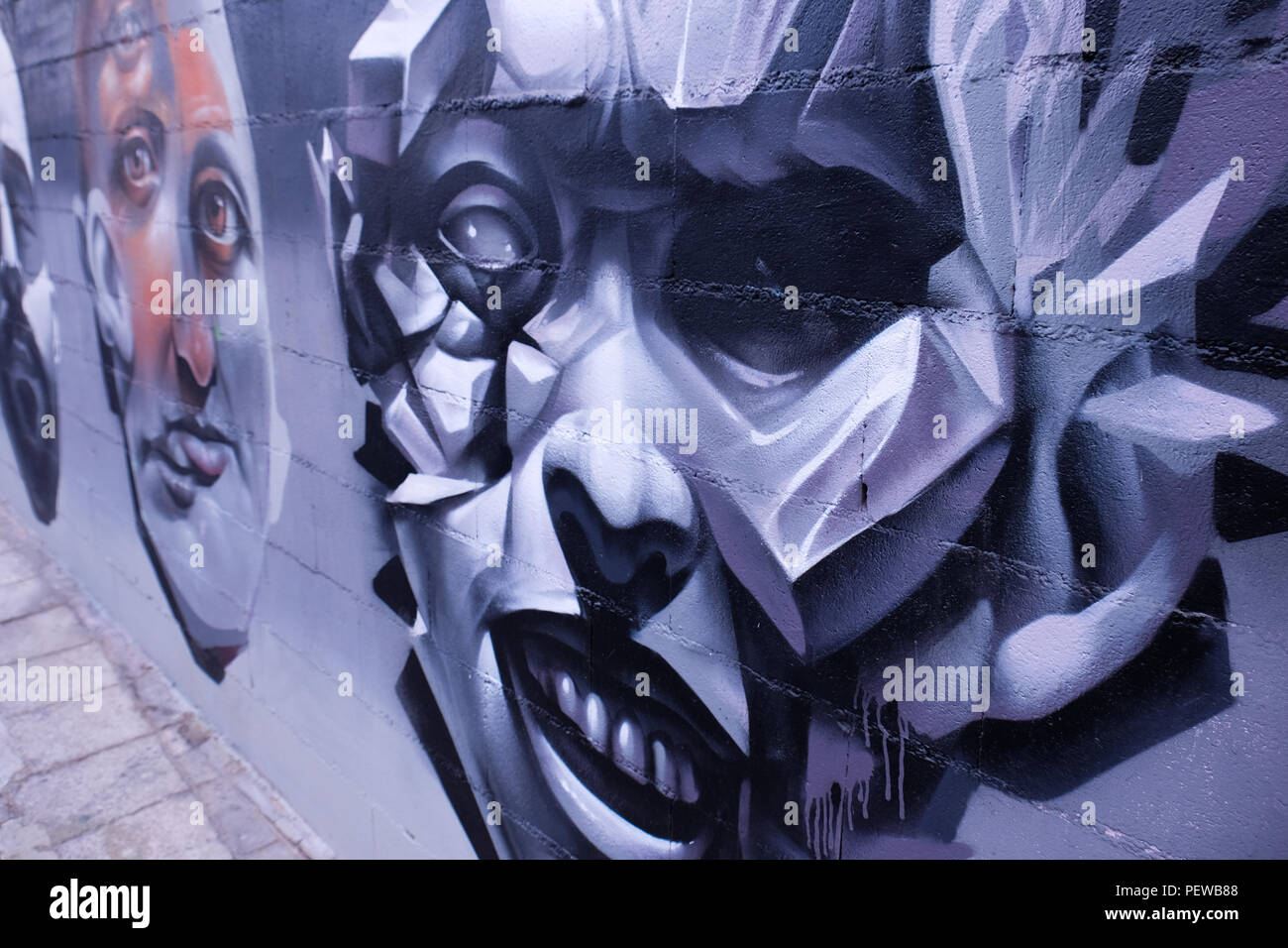 Faces street art artwork hi-res stock photography and images - Alamy
