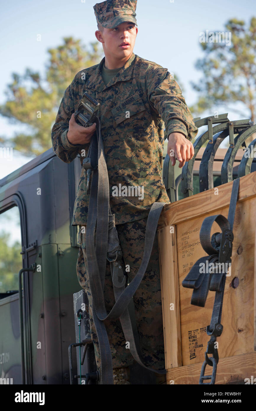 7 ton medium tactical vehicle hi-res stock photography and images - Alamy