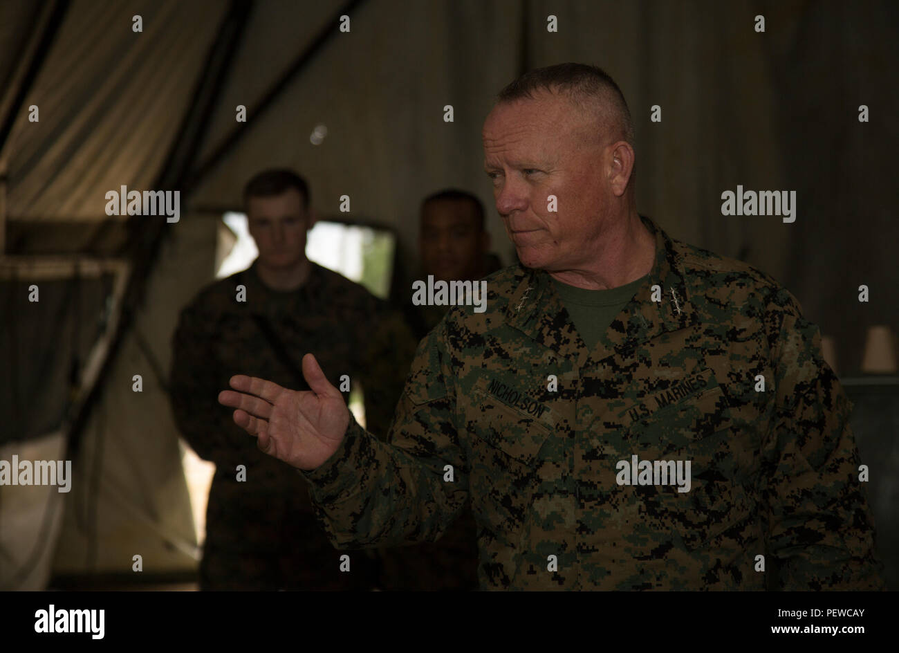 Lt gen larry nicholson hi-res stock photography and images - Alamy