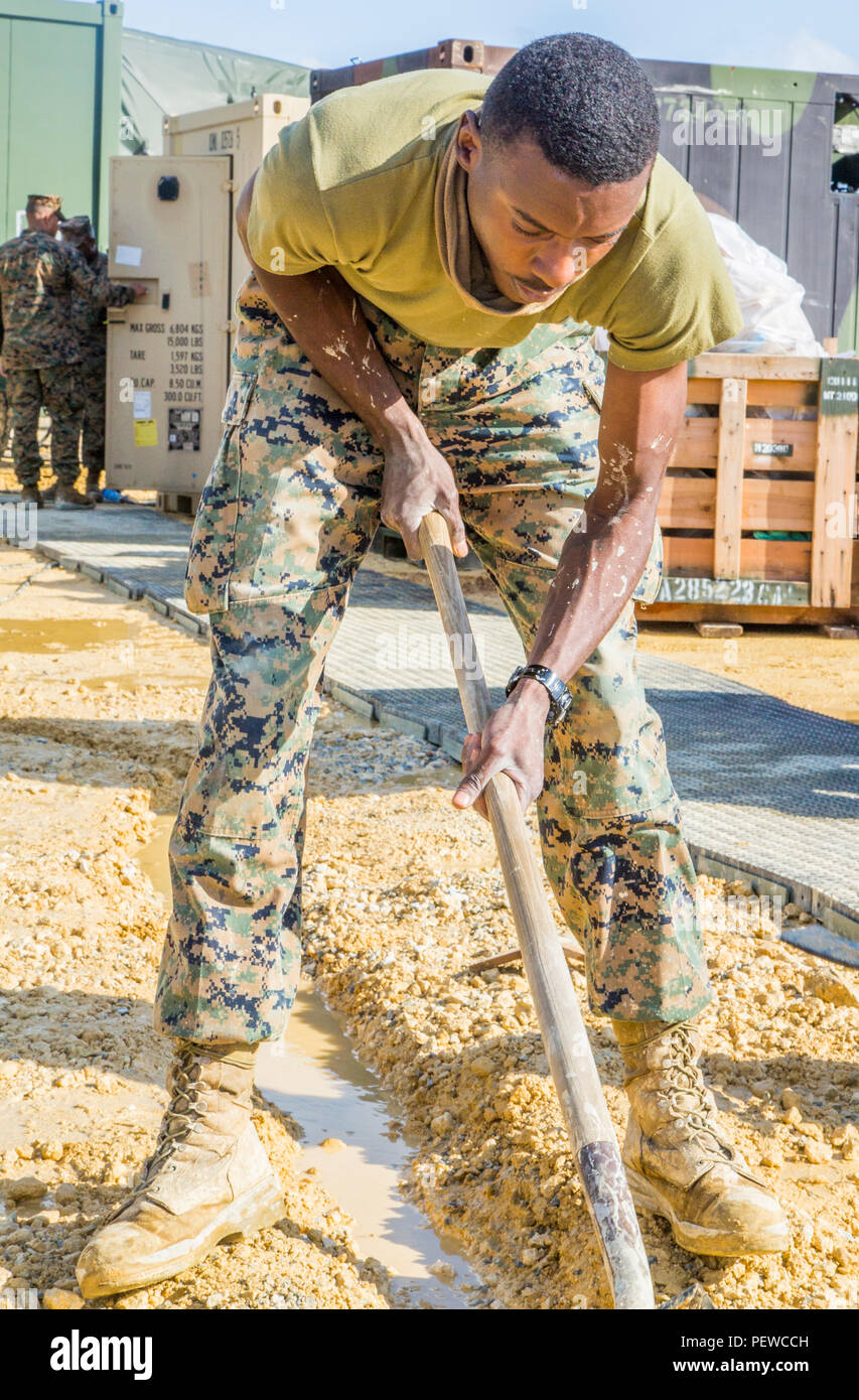 Embarker hi-res stock photography and images - Alamy