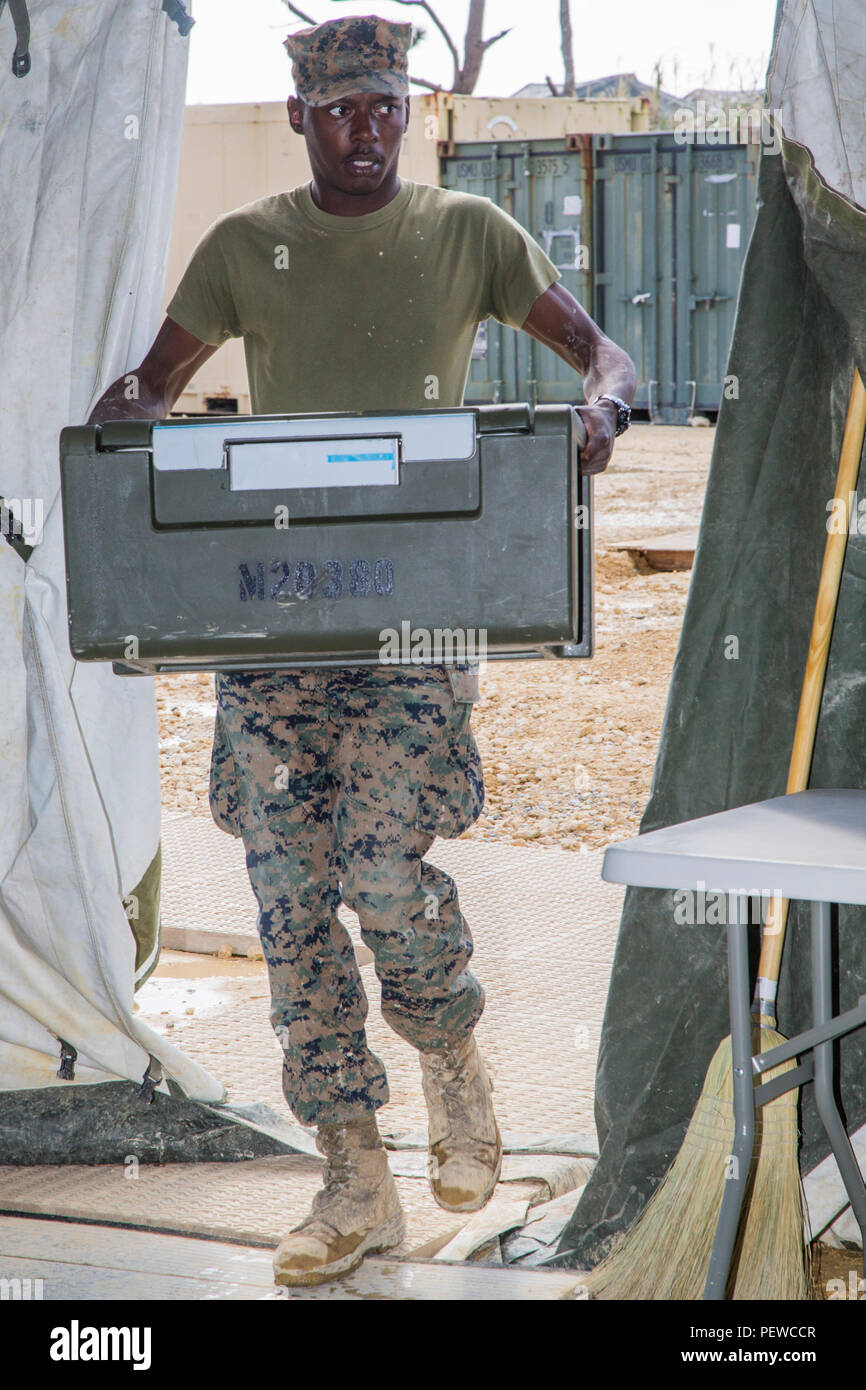 Embarker hi-res stock photography and images - Alamy