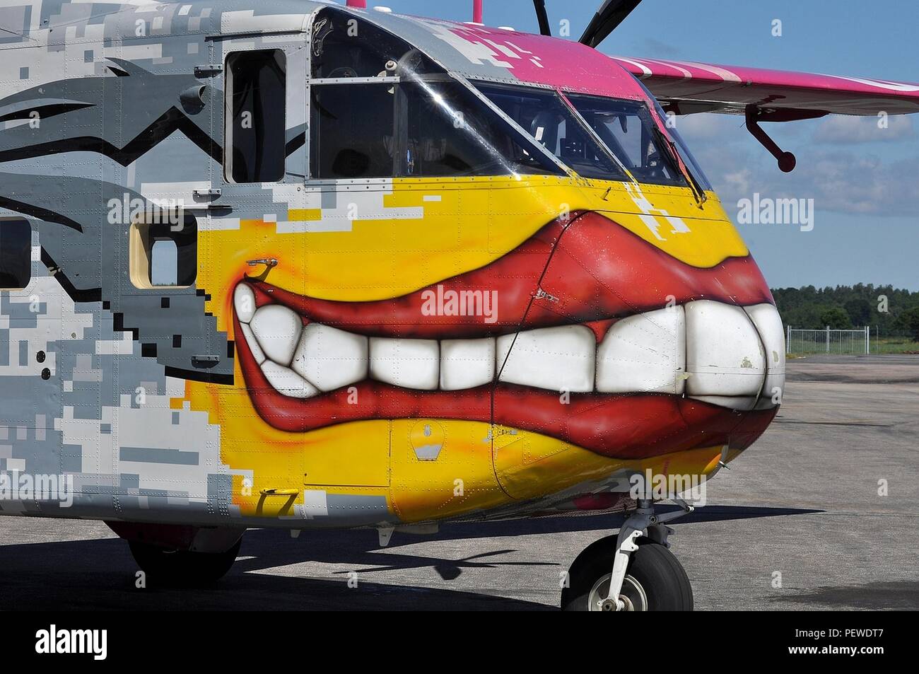 Short skyvan hi-res stock photography and images - Alamy