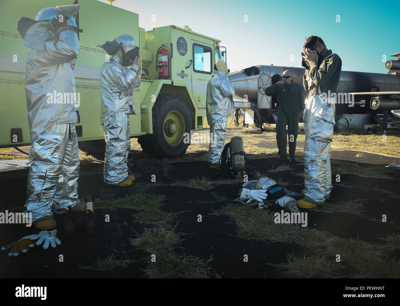 Fire proximity suits hi-res stock photography and images - Alamy