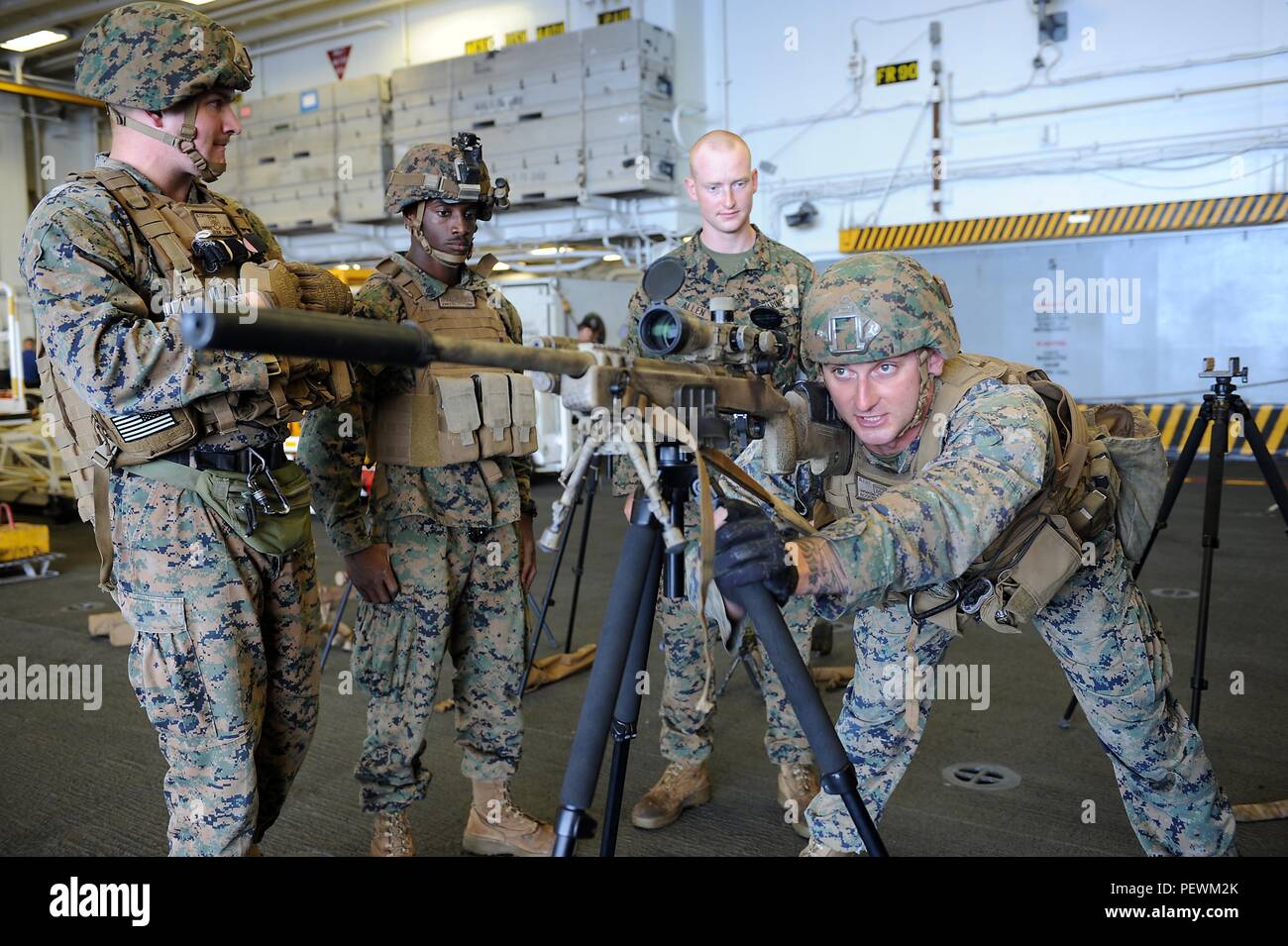 Tripod shooting stance hi-res stock photography and images - Alamy