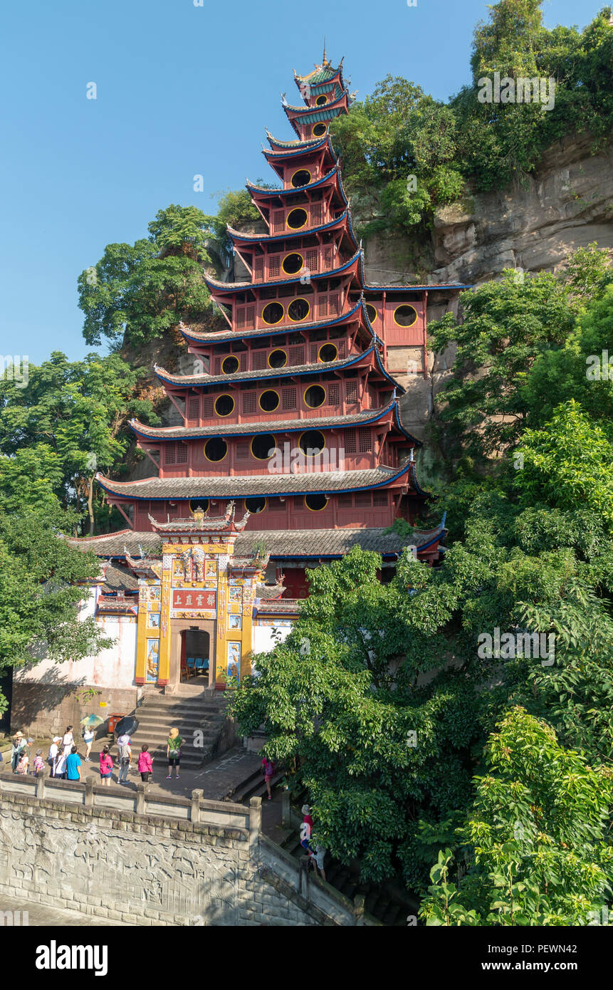 Qutang Gorge, Fengjie, China, The red pagoda Stock Photo - Alamy