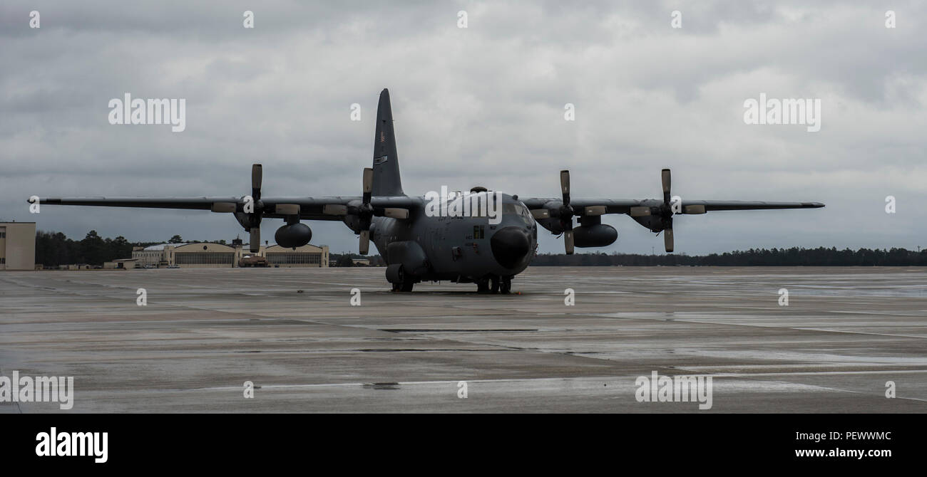 Hercules aircraft cargo ramp High Resolution Stock Photography and ...