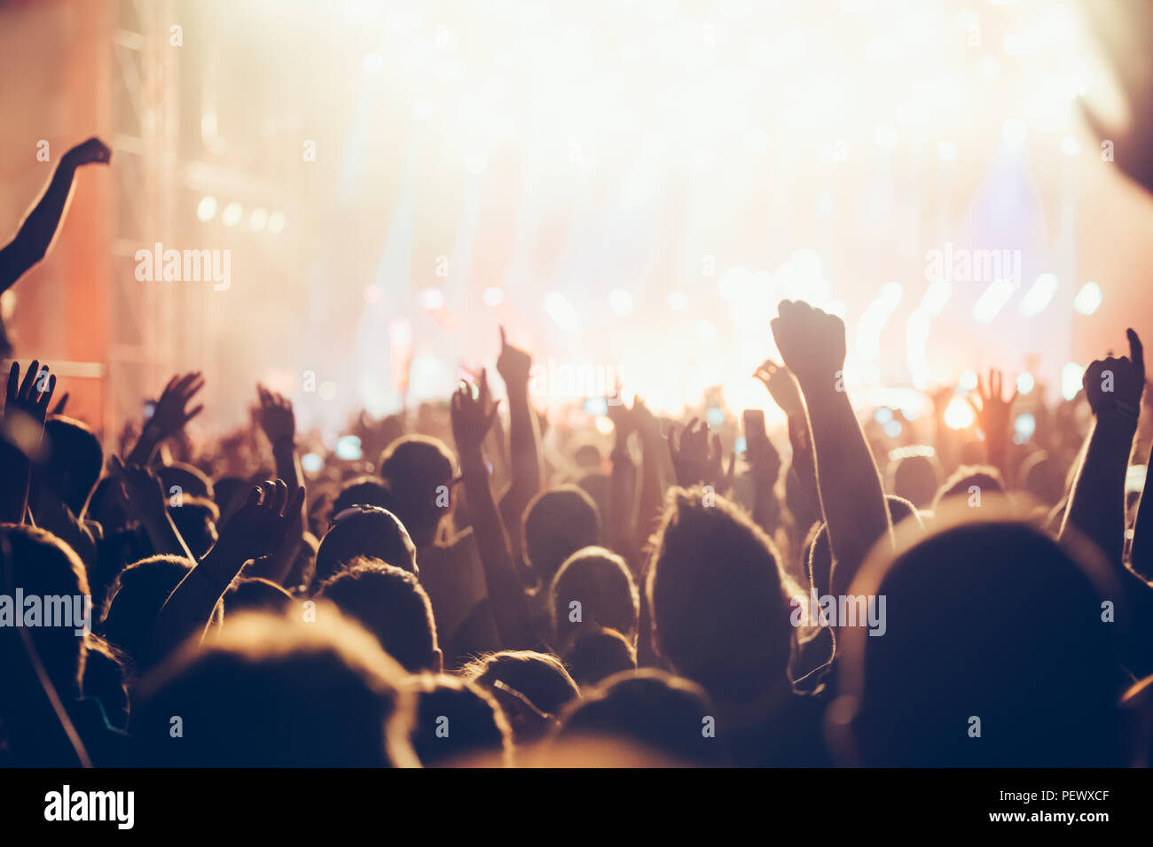 Cheer clap hi-res stock photography and images - Alamy