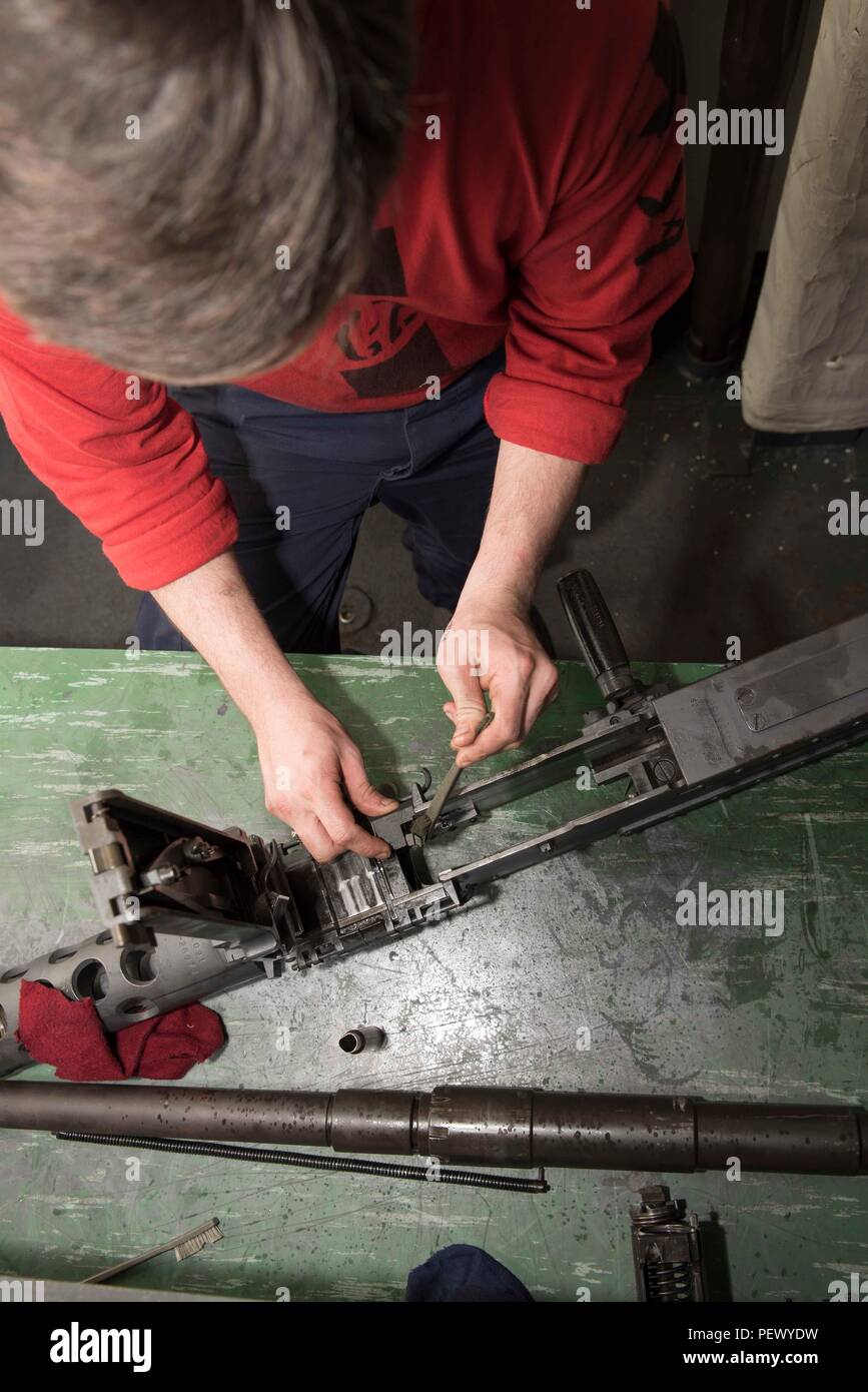 160210-N-RU971-163 PACIFIC OCEAN (Feb. 10, 2016) – Gunner’s Mate 3rd ...