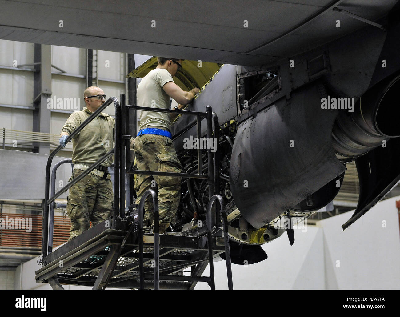 Staff Sgt. Matthew Templin, 455th Expeditionary Aircraft Maintenance ...