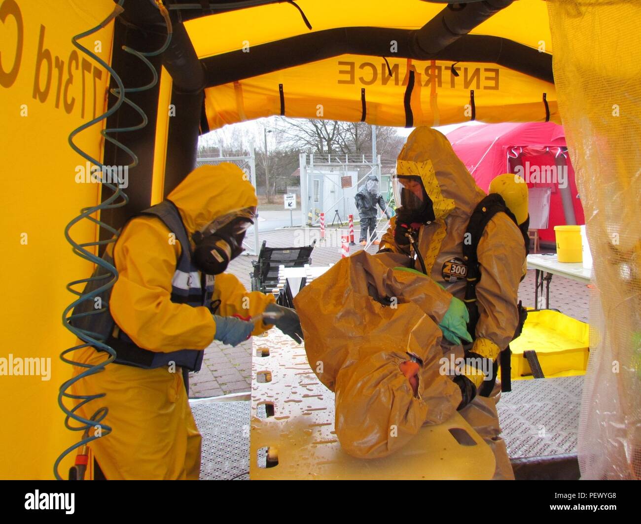 Unidad militar de emergencias hi-res stock photography and images - Alamy