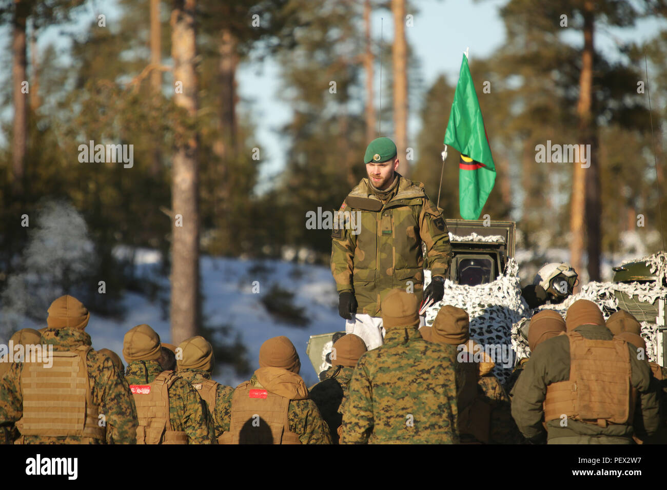The Norwegian Telemark Battalion instructs U.S. Marine amphibious ...