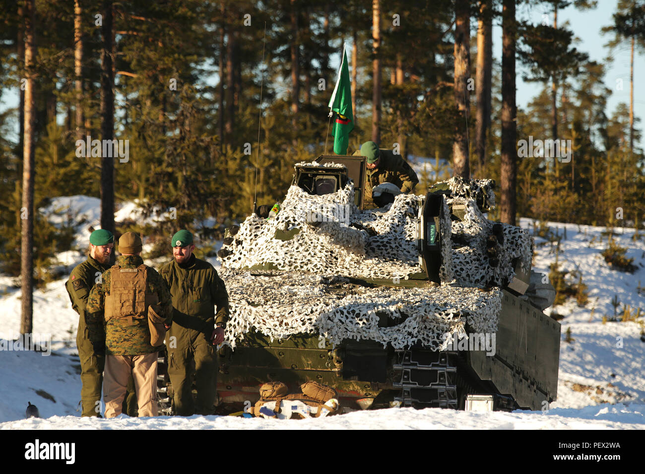 The Norwegian Telemark Battalion instructs U.S. Marine amphibious ...