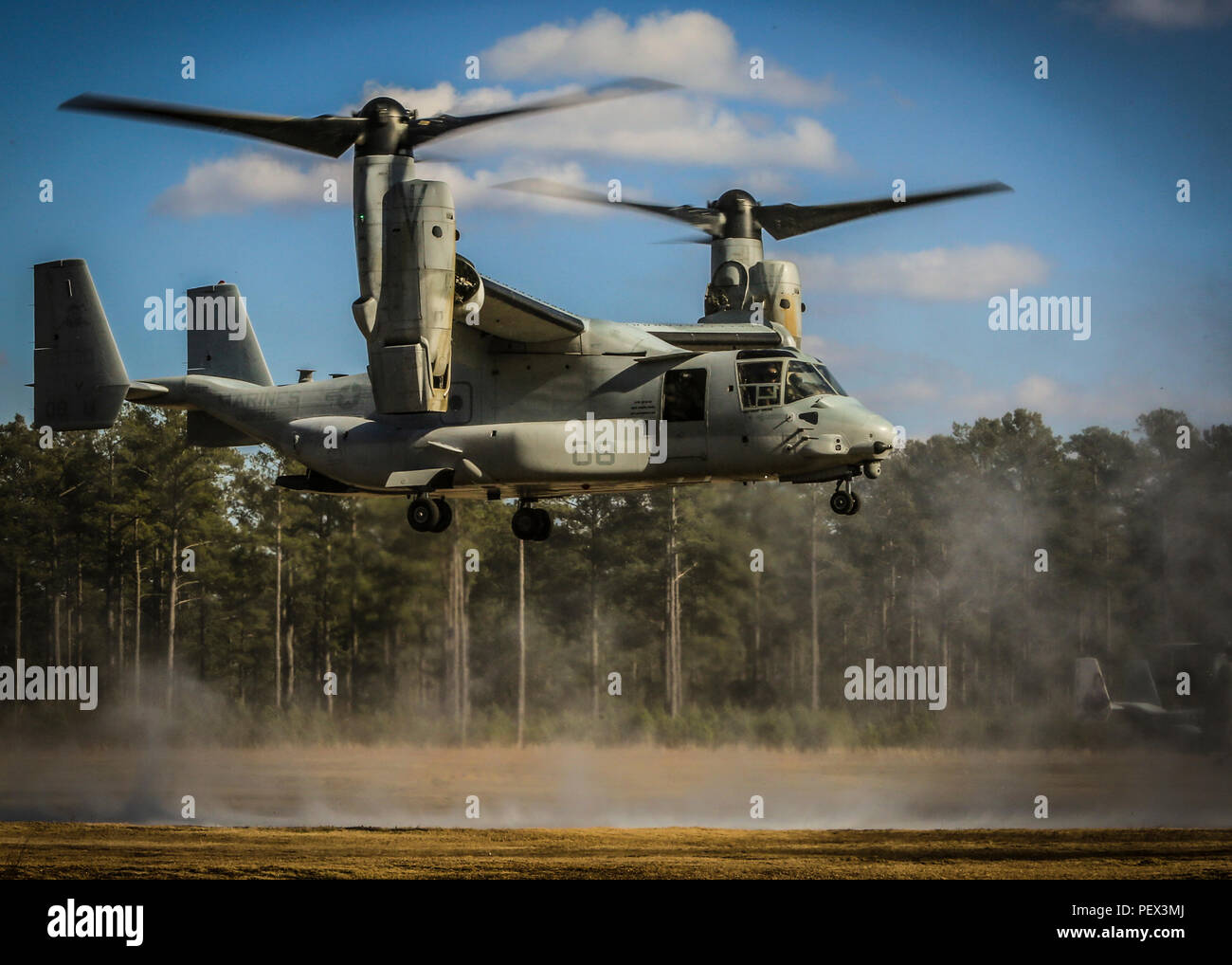Confined area landing practice hi-res stock photography and images - Alamy
