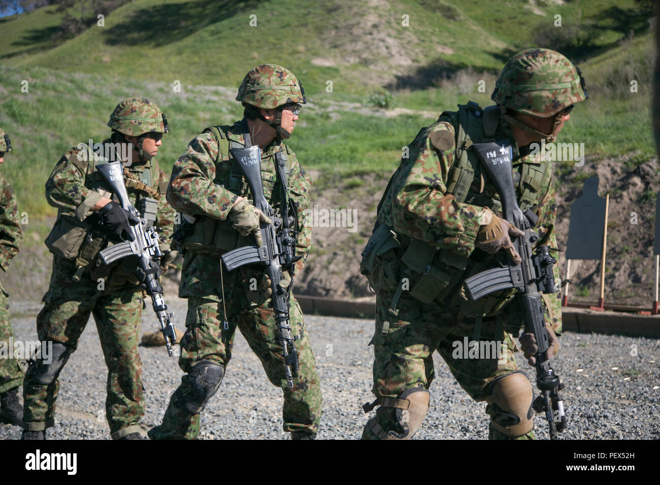 Soldiers with the Japan Ground Self-Defense Force (JGSDF), Western Army ...