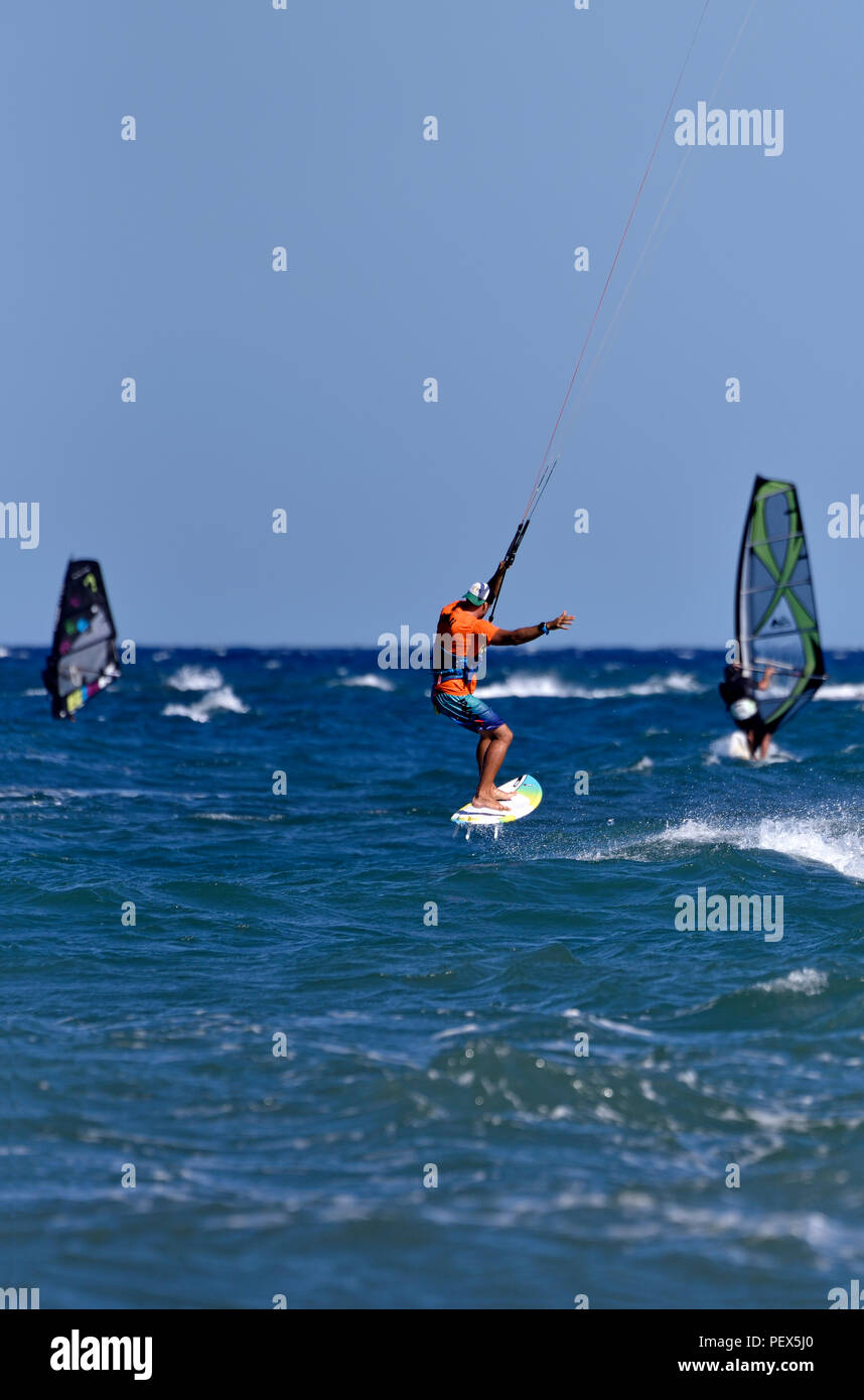 Windy day kite hi-res stock photography and images - Alamy