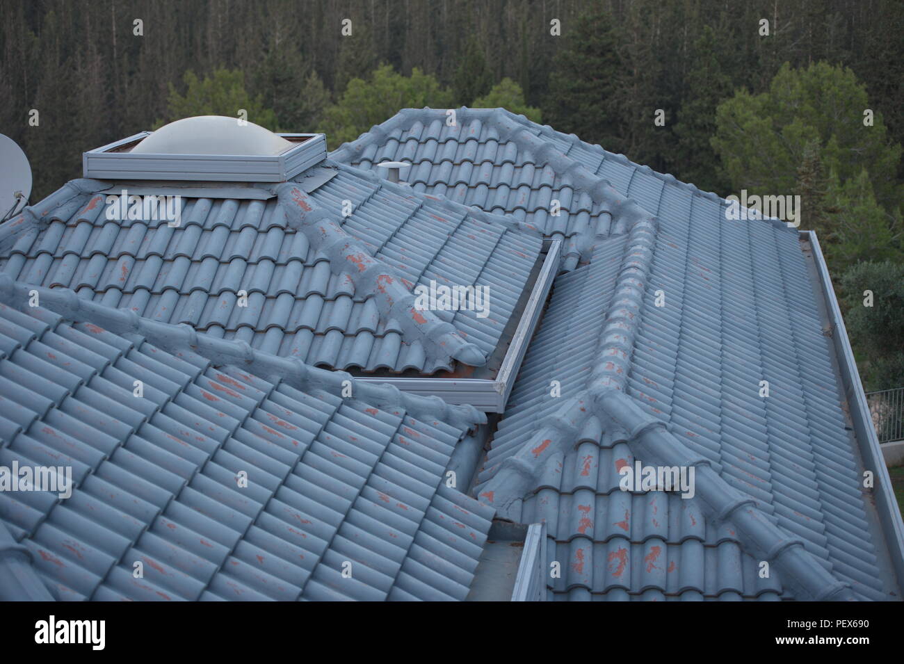 rustic house roof Stock Photo - Alamy