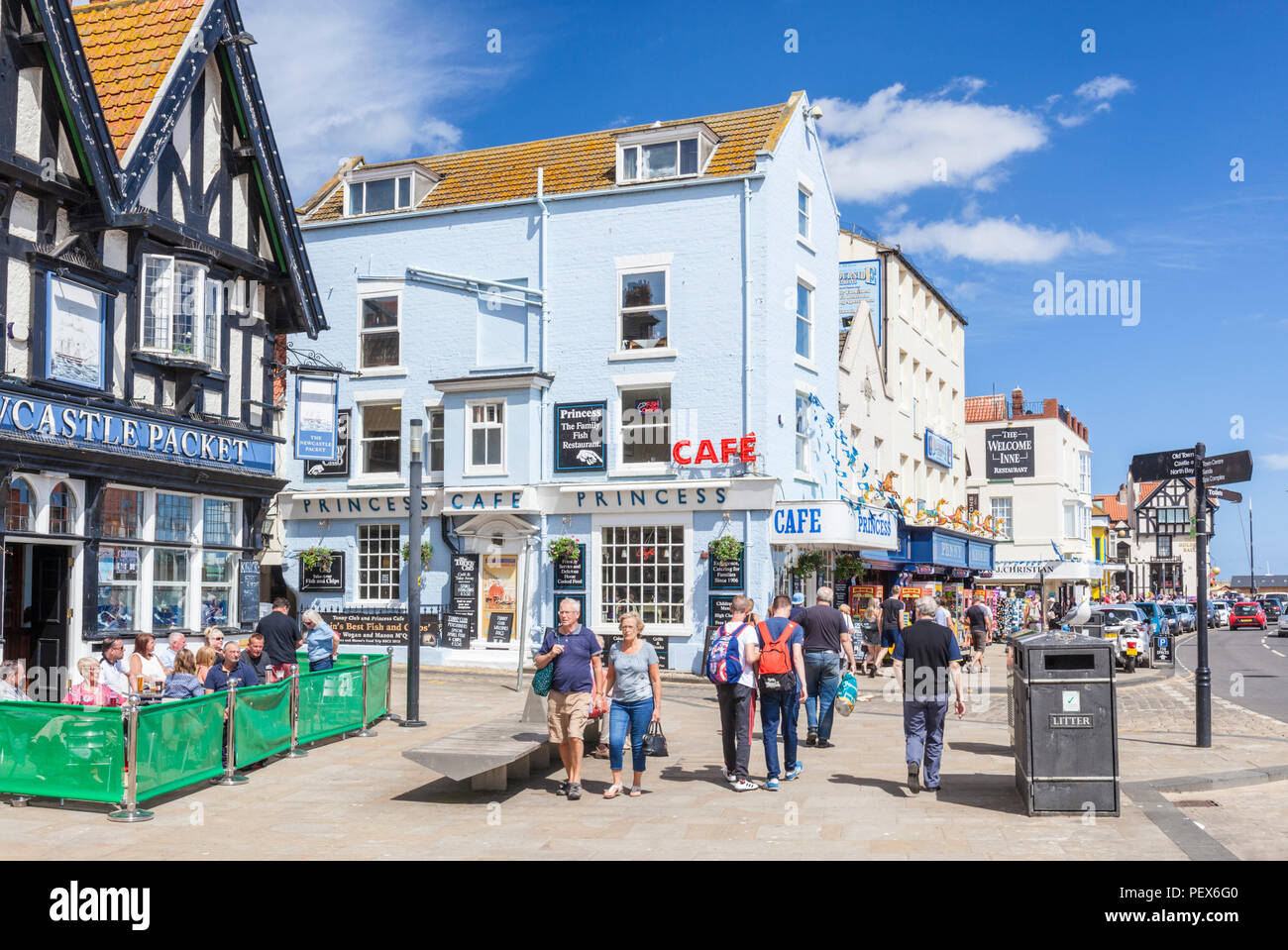 Cafe Scarborough Uk High Resolution Stock Photography and Images - Alamy