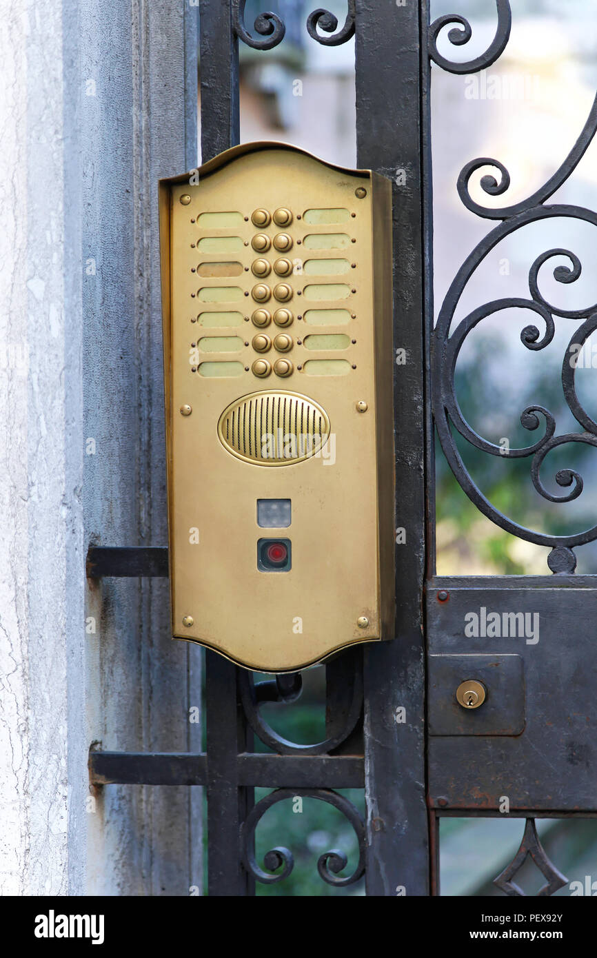 Intercom gate hi-res stock photography and images - Alamy