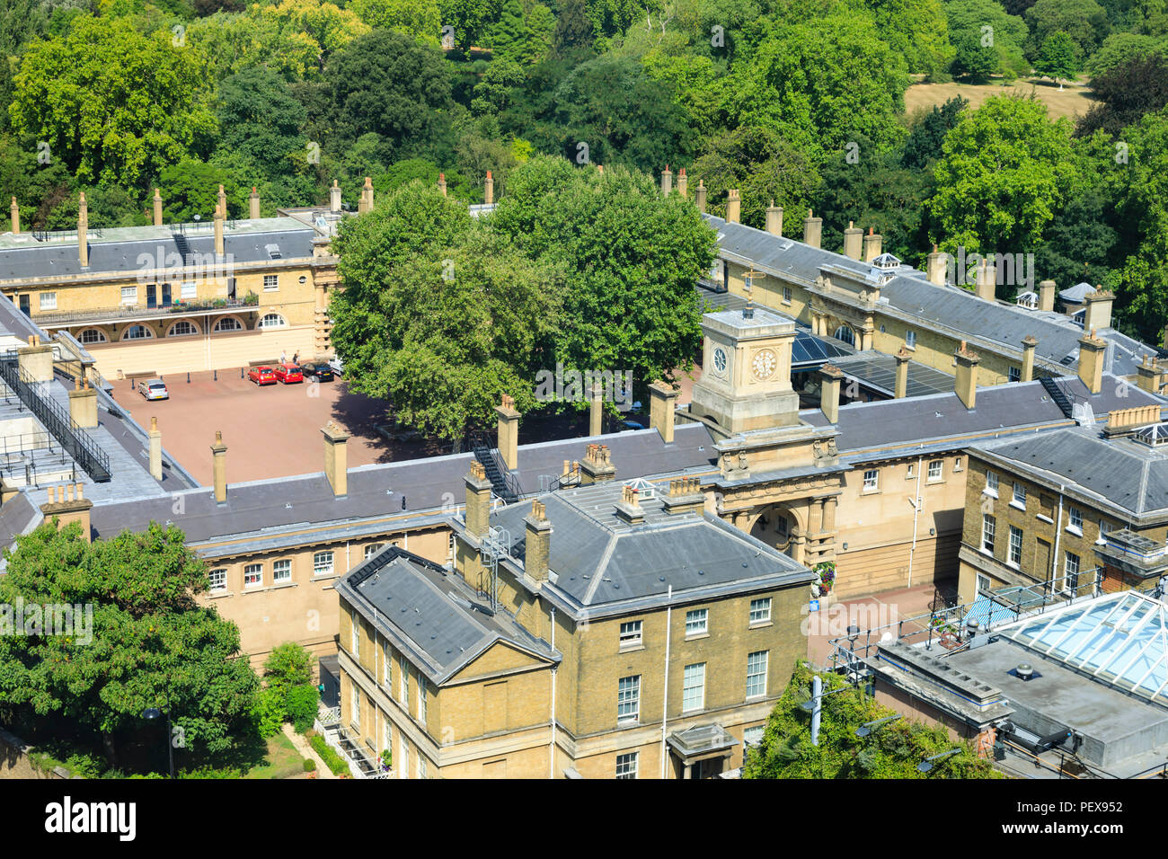 Royal mews hi-res stock photography and images - Alamy