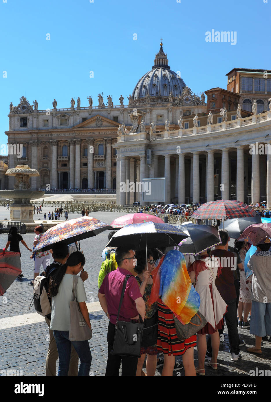 Numerous people hi-res stock photography and images - Alamy