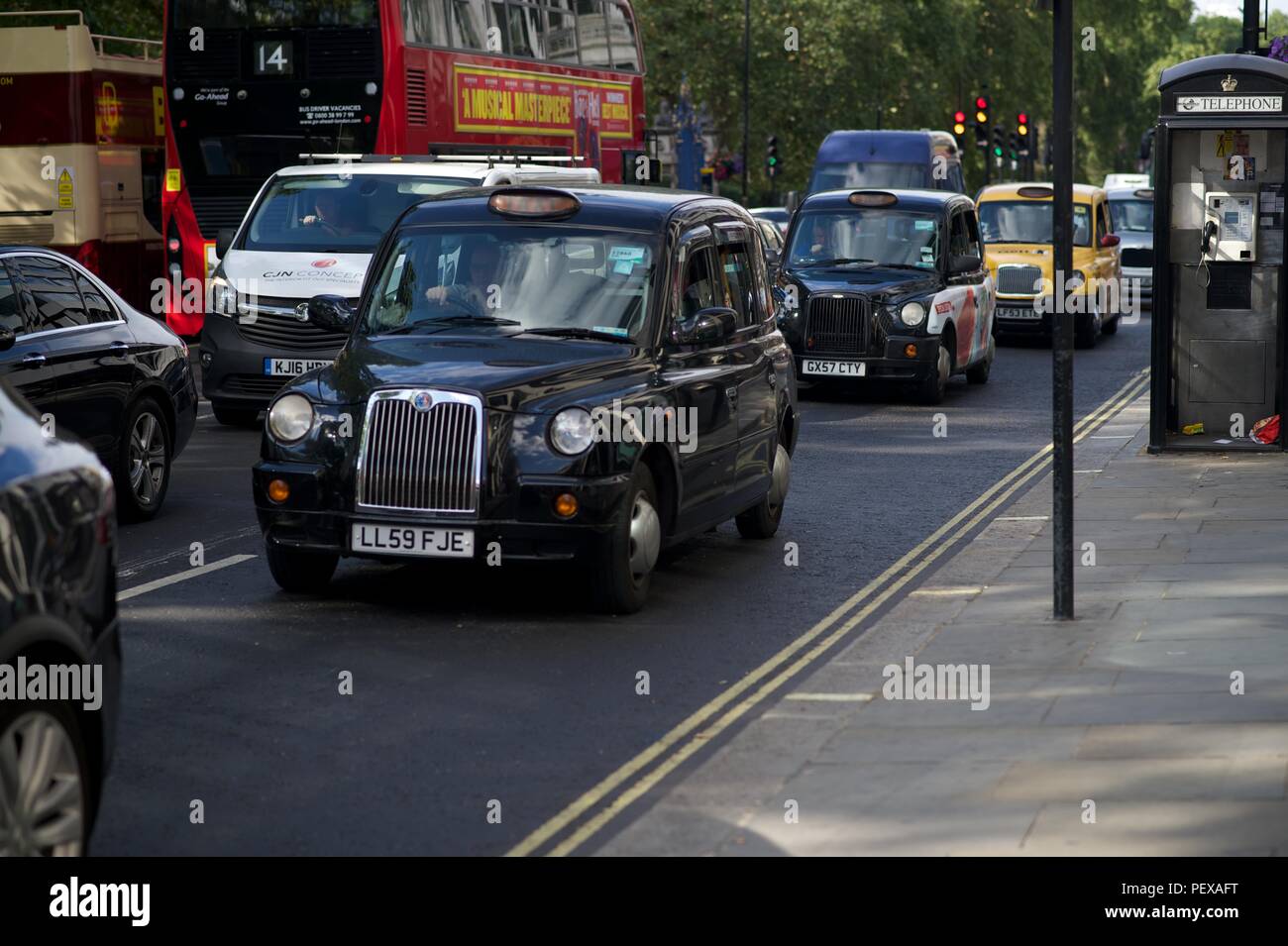 London Black Cab Stock Photo - Alamy