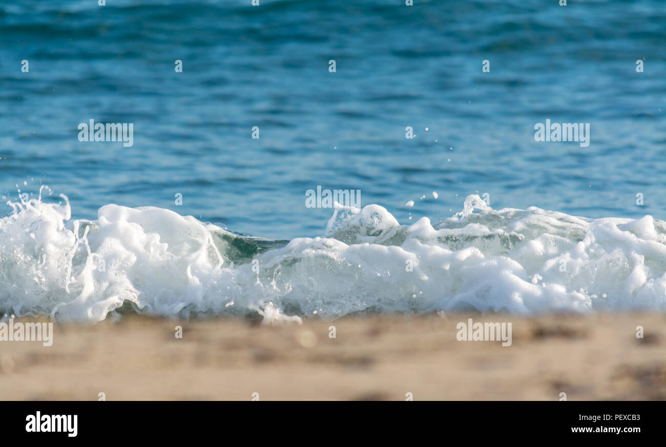 Crystal clear waves hi-res stock photography and images - Alamy