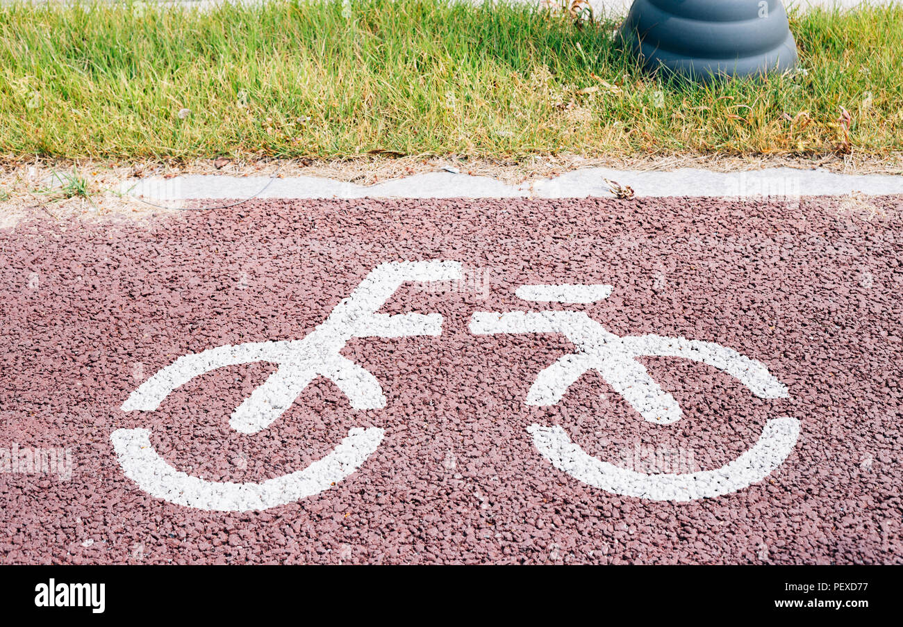 Cycle direction hi-res stock photography and images - Alamy