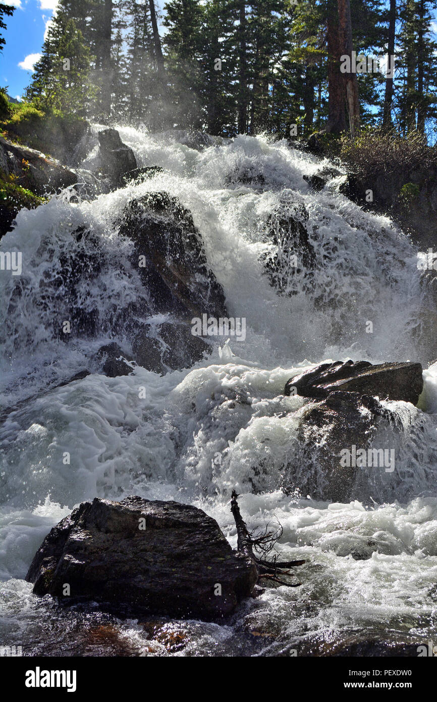 Mountain waterfall stream from cliff hi-res stock photography and ...